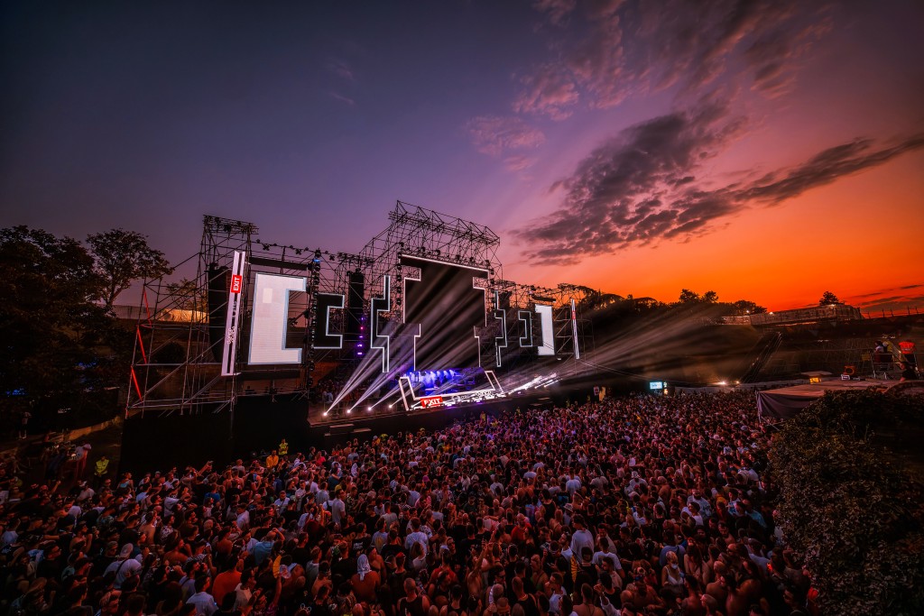 Drugi dan Exita: Headlineri Black Eyed Peas nastupili u stilu Davida ...