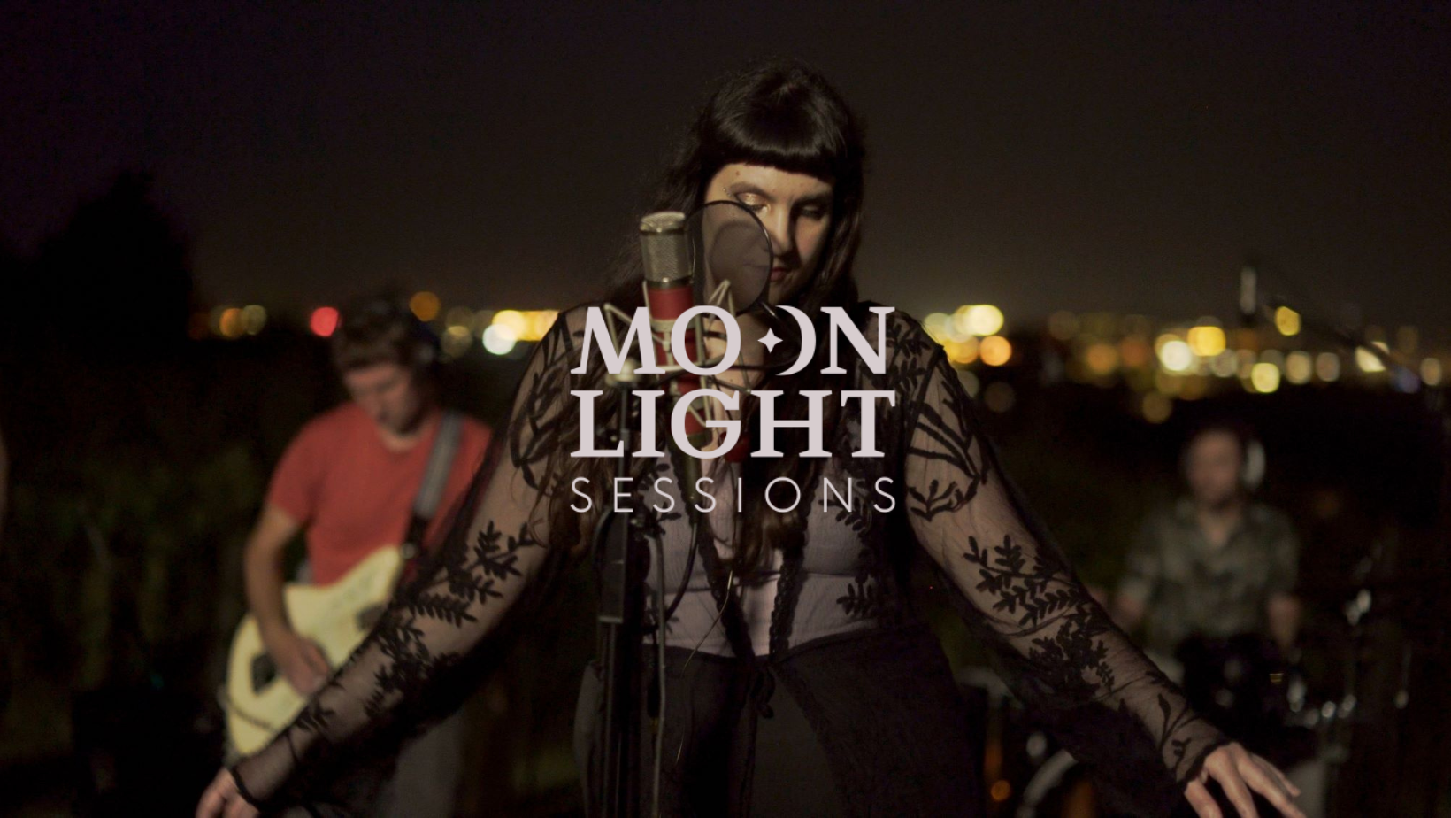 'beverly brooks' snimili live na mjesečini u sklopu serijala Moonlight ...