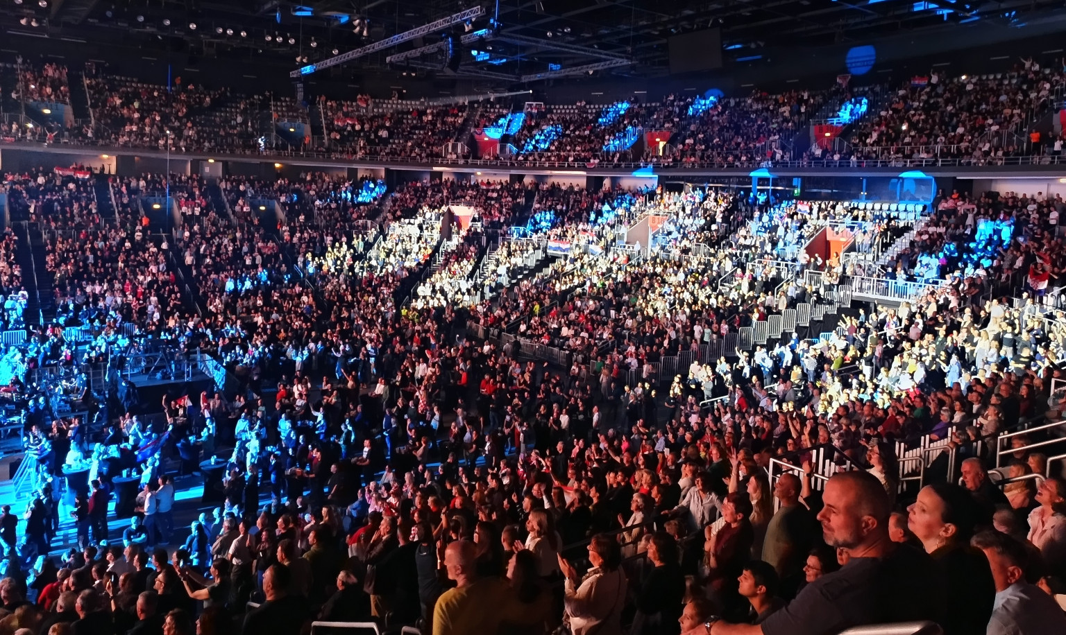 Domu mom u Areni Zagreb: Lijepe pjesme za Lijepu našu - Glazba.hr